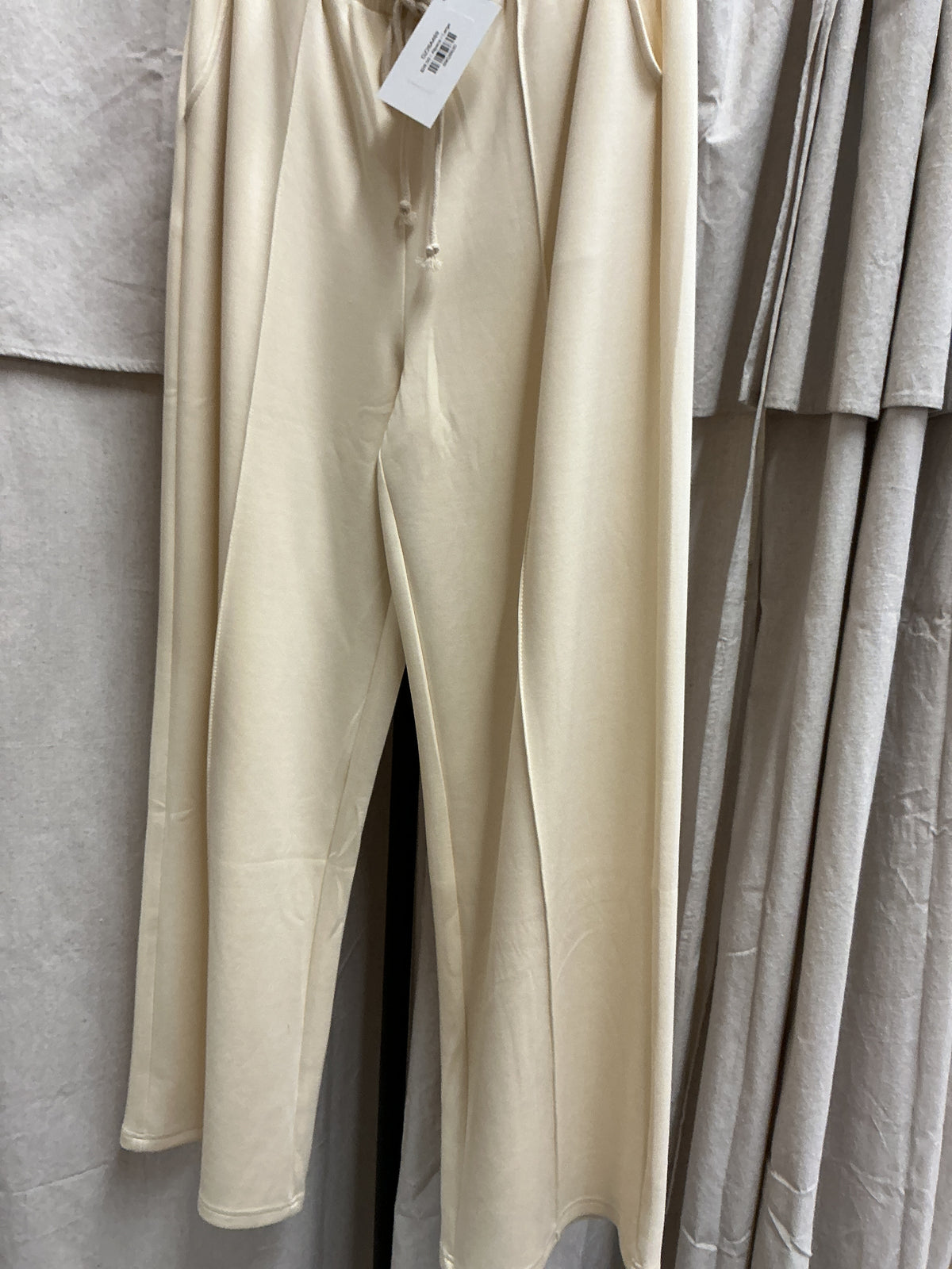 Ari Set- Bottoms – SHOP THE MERC